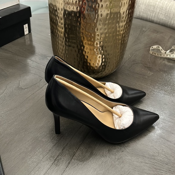 Naturalizer | Shoes | Naturalizer Anna Pump Wide | Poshmark